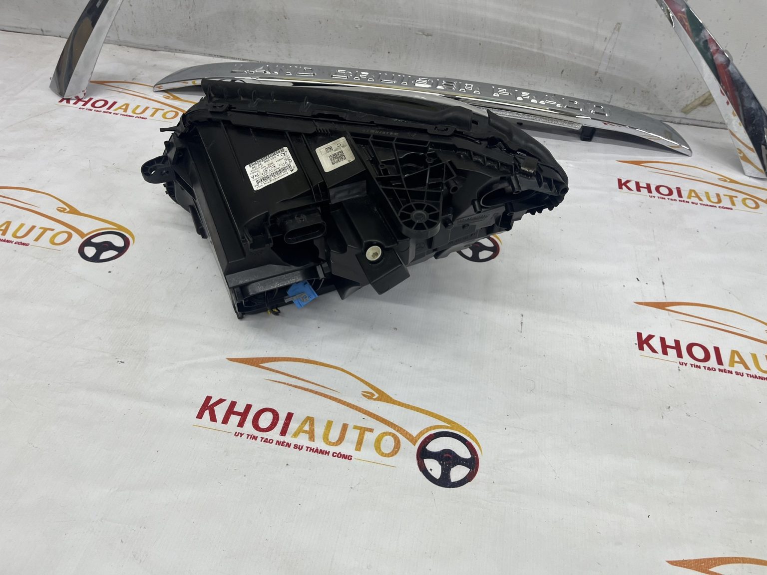 A2059063204 Đèn Pha Mercedes-Benz W205 C200 C250 C300